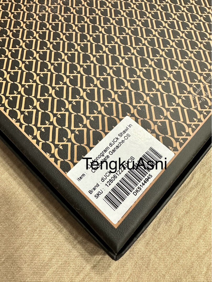D Monogram dUCk Shawl in Chocolate Ganache RM300, Women's Fashion ...