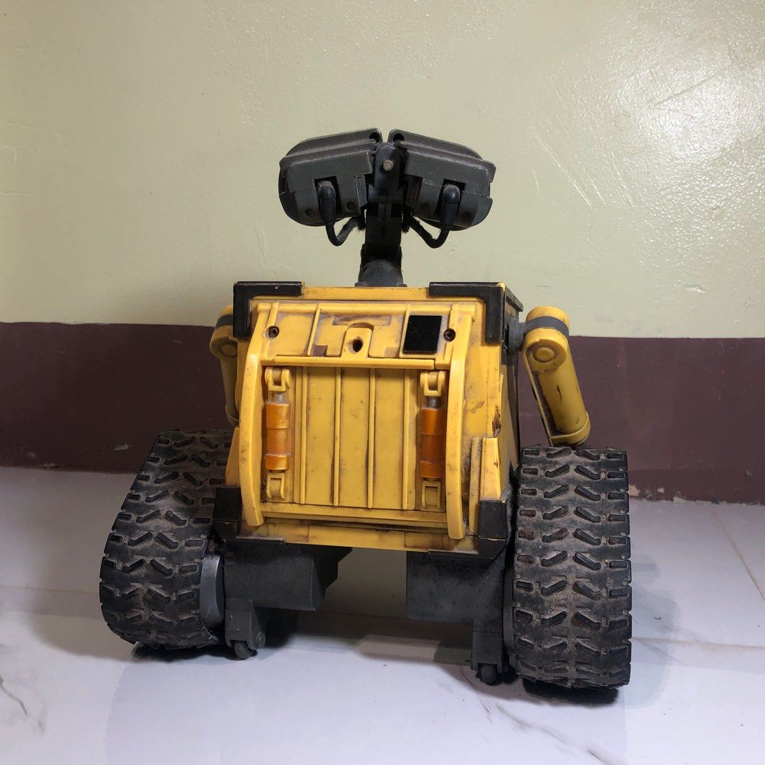Disney/Pixar Wall-E Battery Operated (Thinkway Toys), Hobbies & Toys ...