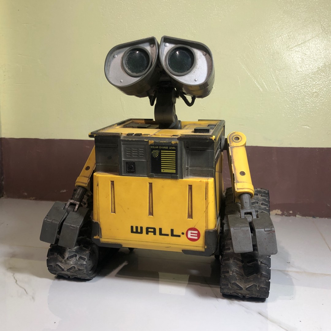 Disney/Pixar Wall-E Battery Operated (Thinkway Toys), Hobbies & Toys ...