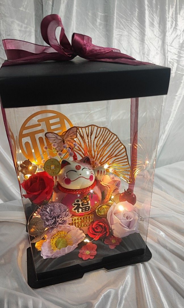 Fortune Cat Business Display, Furniture & Home Living, Home Decor ...