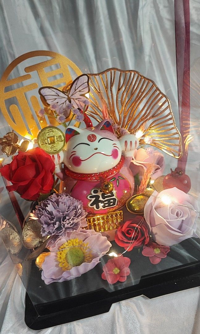 Fortune Cat Business Display, Furniture & Home Living, Home Decor ...