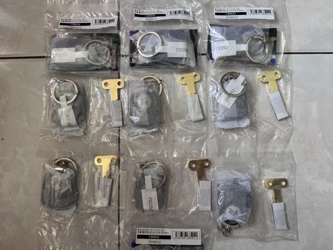 GT-R R34 Collectible Key Chain Gachapon (Limited Edition), Hobbies ...