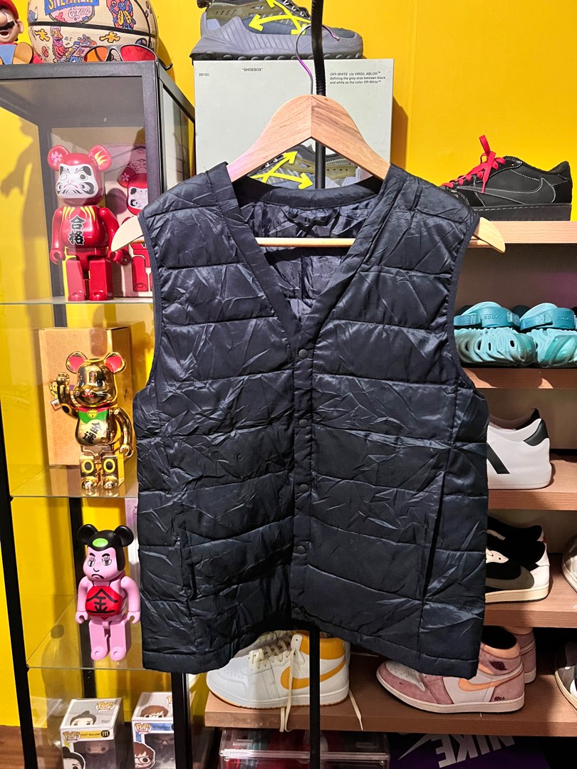 GU vest, Women's Fashion, Activewear on Carousell