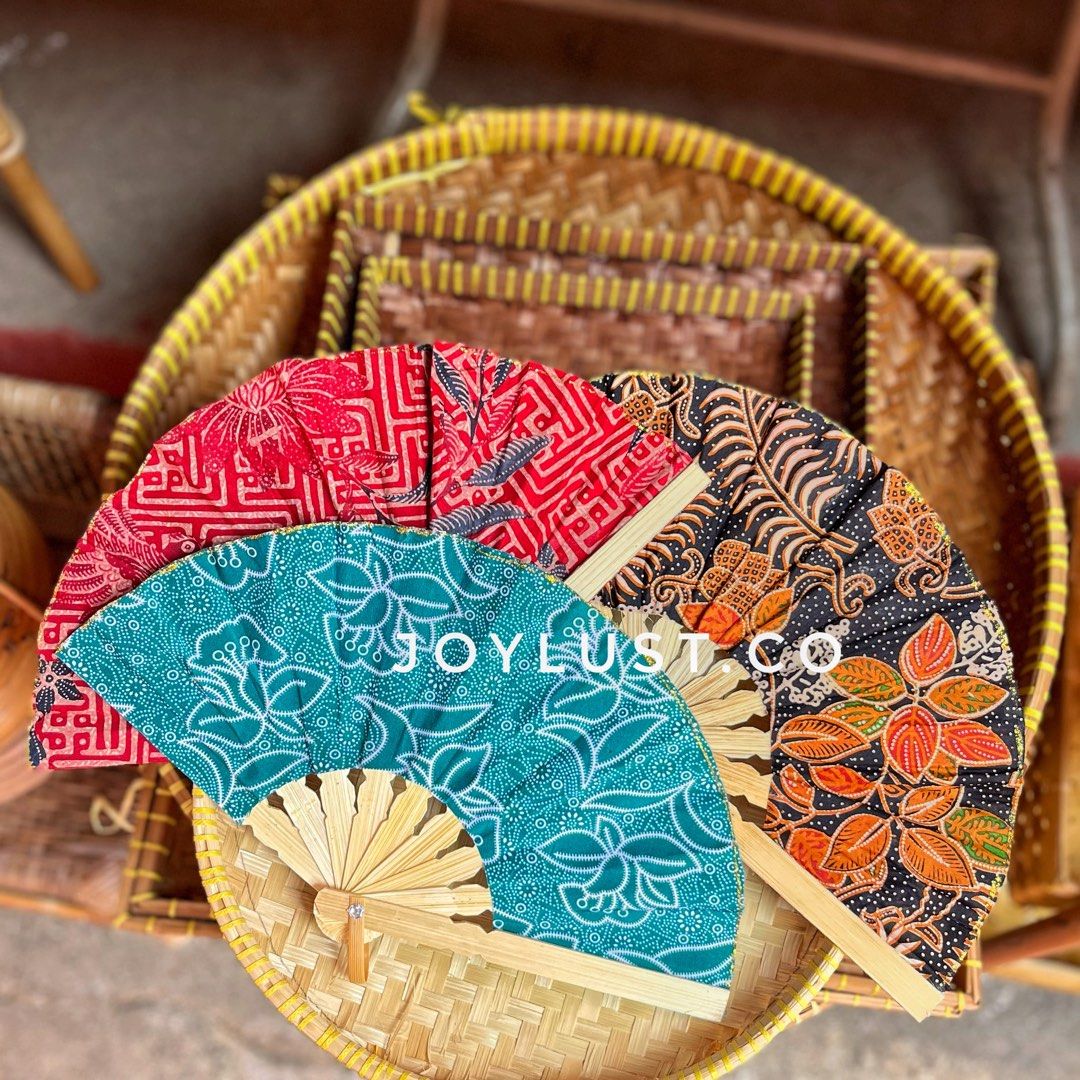 Kipas batik tangan, Hobbies & Toys, Stationery & Craft, Handmade Craft ...
