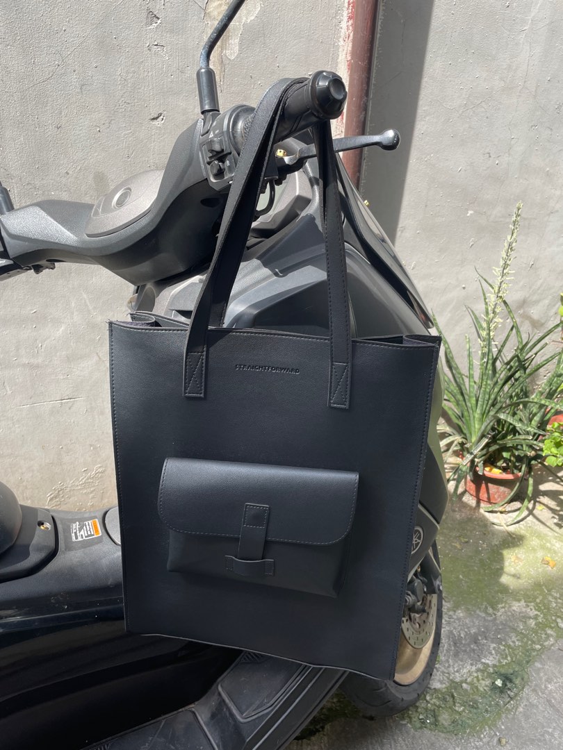 Straightforward leather tote bag, Luxury, Bags & Wallets on Carousell
