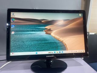 27 inch - Samsung Essential Monitor, Computers & Tech, Parts ...