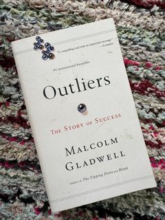 Malcolm Gladwell - Outliers, Hobbies & Toys, Books & Magazines ...