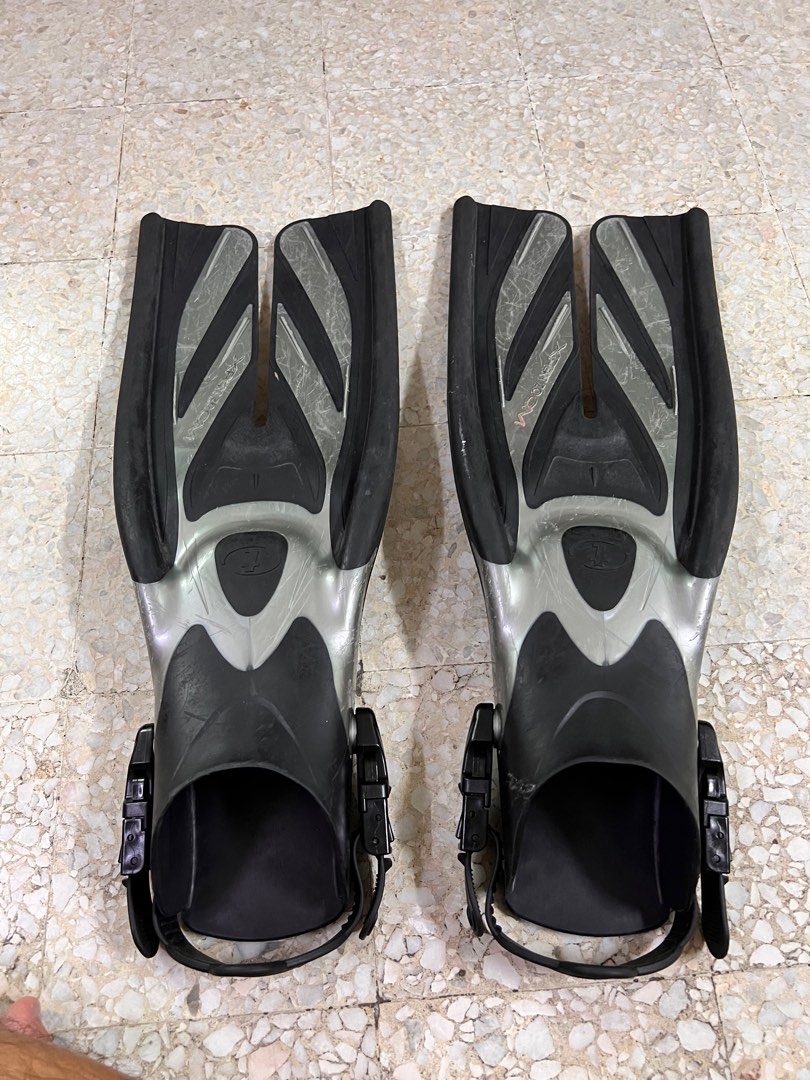 Tusa X-pert zoom split fin, Sports Equipment, Sports & Games, Water ...