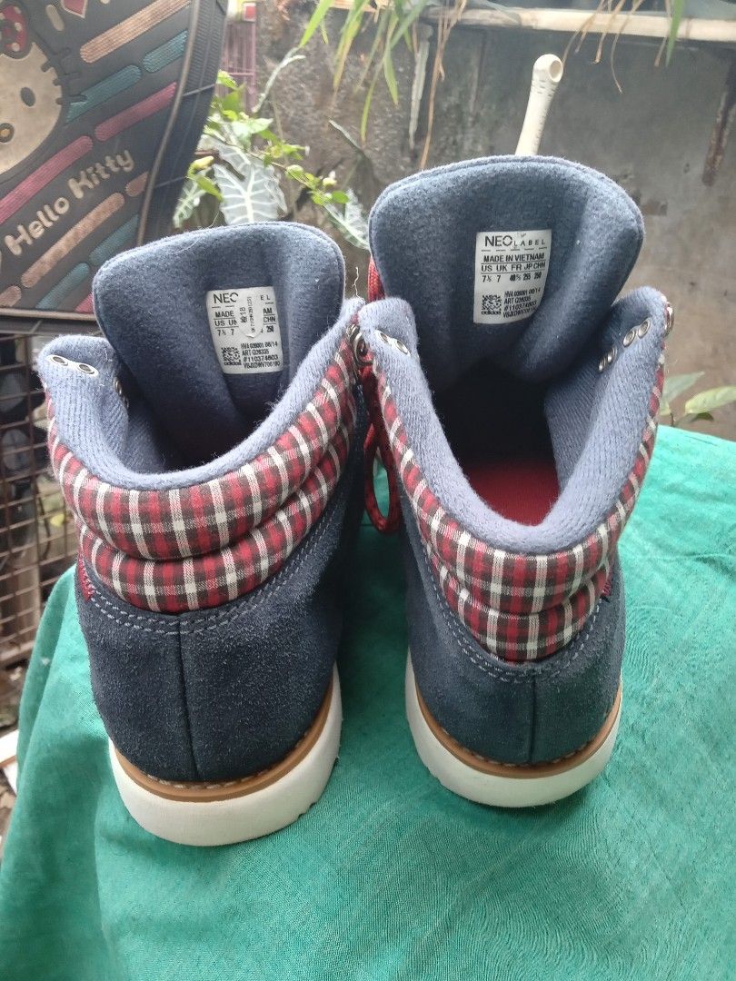 Adidas neo boots sz 40 5