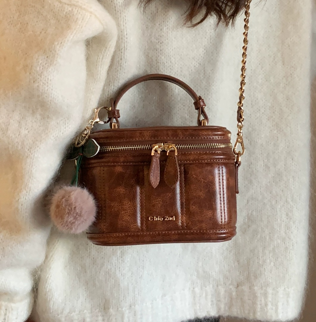 Chio2nd Nanfeng Retro Box Bag, Women's Fashion, Bags & Wallets, Cross ...