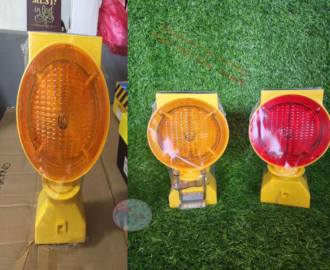 Clamp type solar blinker 99, Commercial & Industrial, Construction ...