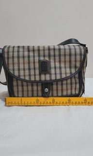 DAKS Sling Bag, Women's Fashion, Bags & Wallets, Cross-body Bags on Carousell