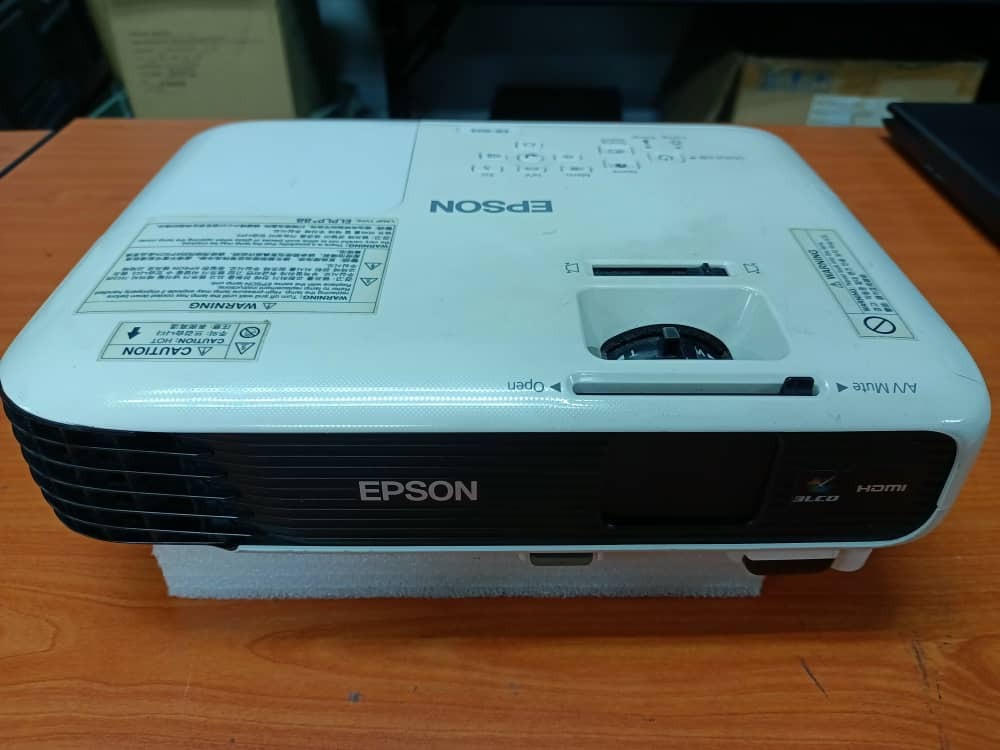 EPSON EB-X04 LCD Projector, Computers & Tech, Office & Business Technology on Carousell