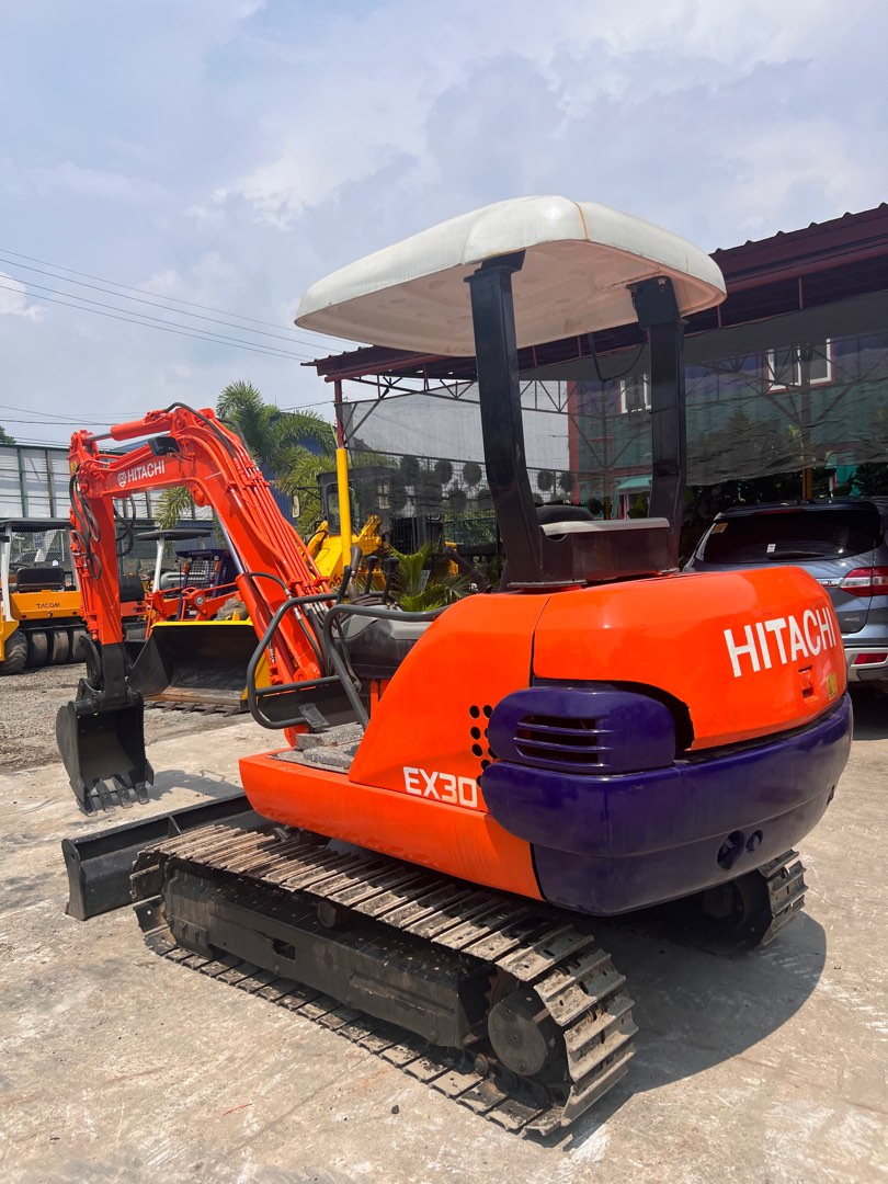 Hitachi ex30, Commercial & Industrial, Industrial Equipment on Carousell
