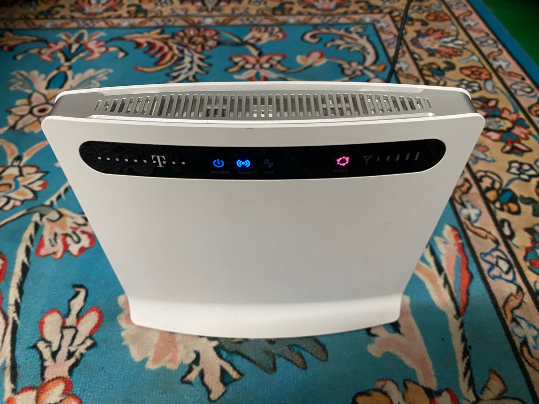 Huawei B593s-12 4G LTE CPE Industrial WiFi Router, Computers & Tech ...