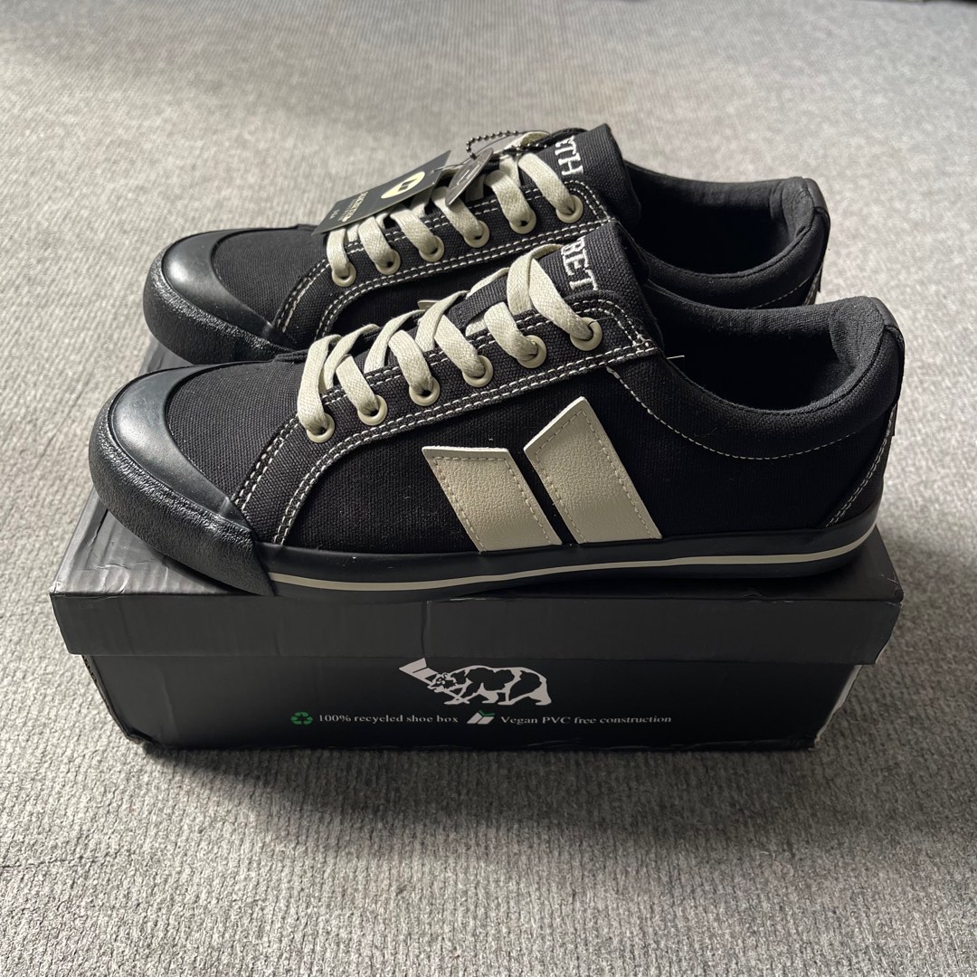 Macbeth Eliot Black Cement, Men's Fashion, Footwear, Sneakers on Carousell