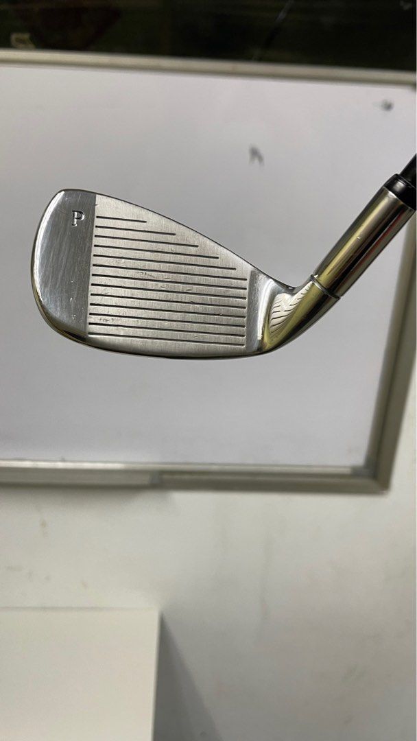 Macgregor MACTEC NV3 pitching wedge, Sports Equipment, Sports & Games ...