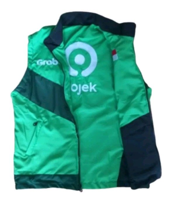 Rompi Ojol Grabb Gojek, Fesyen Pria, Pakaian , Atasan di Carousell