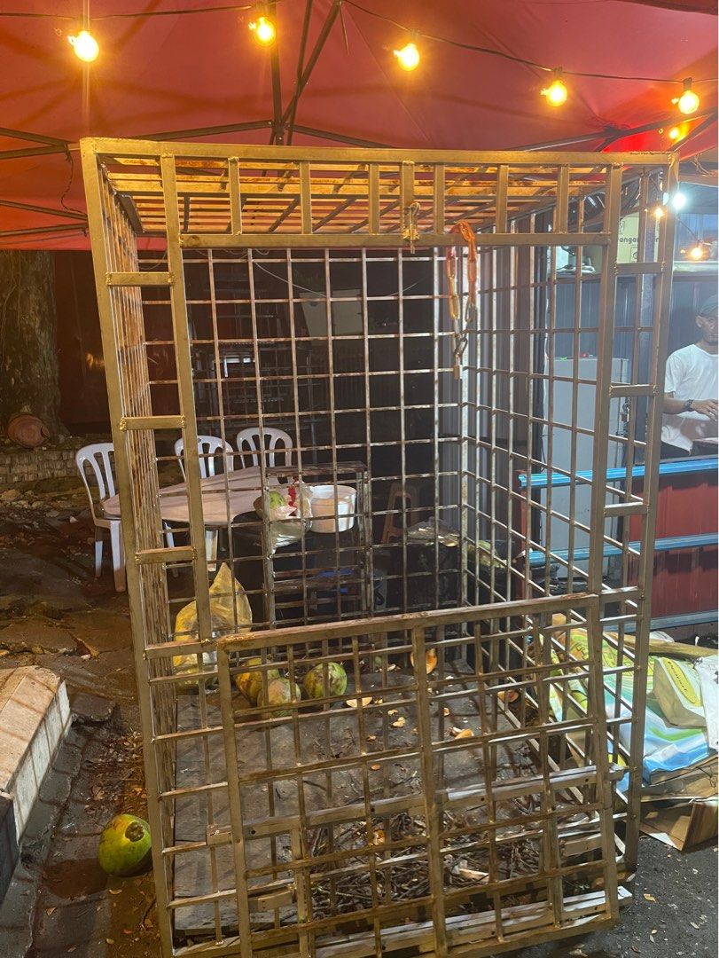 Sangkar kelapa / Coconut Cage, Pet Supplies, Homes & Other Pet ...
