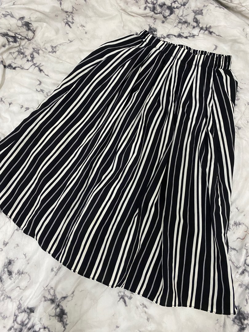 Seed (Padini) Skirt, Women's Fashion, Bottoms, Skirts on Carousell