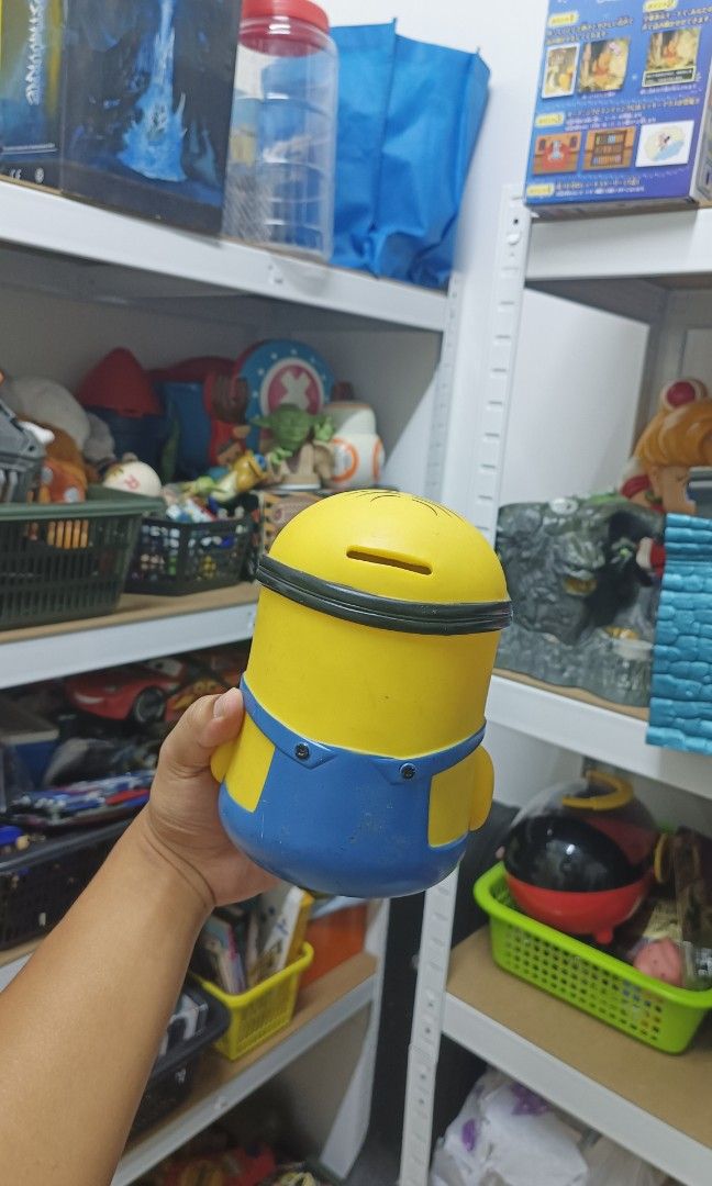 Tabung Minion, Hobbies & Toys, Toys & Games on Carousell