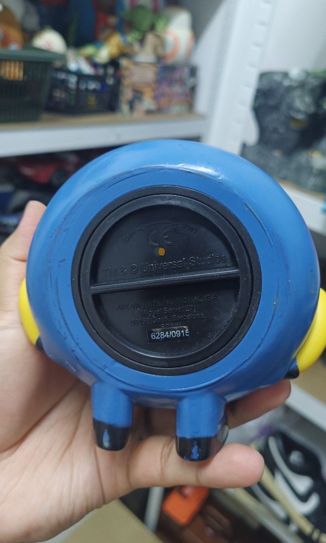 Tabung Minion, Hobbies & Toys, Toys & Games on Carousell