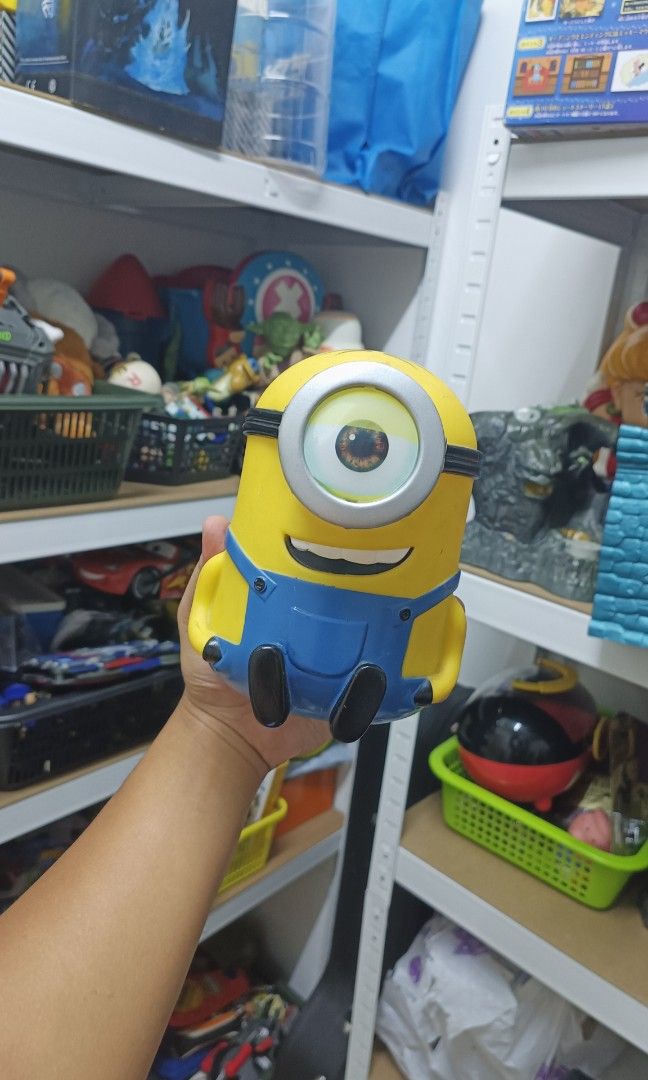 Tabung Minion, Hobbies & Toys, Toys & Games on Carousell