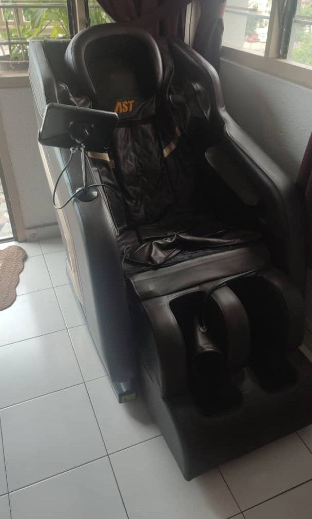 8D Zero Gravity Full Body Shiatsu Massage Chair, Everything Else ...
