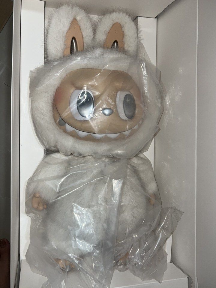 Angel in clouds zimomo labubu, Hobbies & Toys, Toys & Games on Carousell