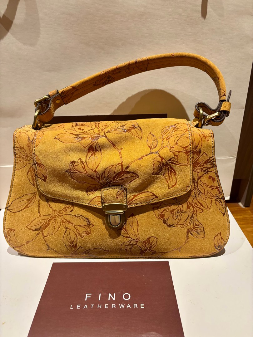 Authentic FINO purse in embossed leather. In stunning gold yellow ...