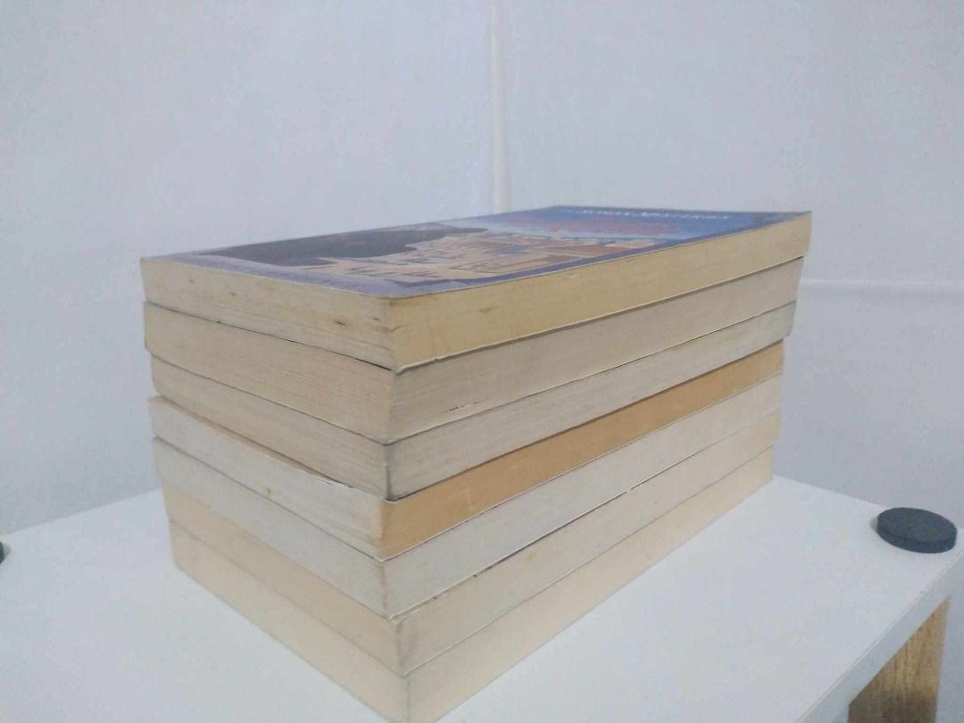 CAROLINE LAWRENCE THE ROMAN MYSTERIES/ THE PIRATES OF POMPEII/ THE ...