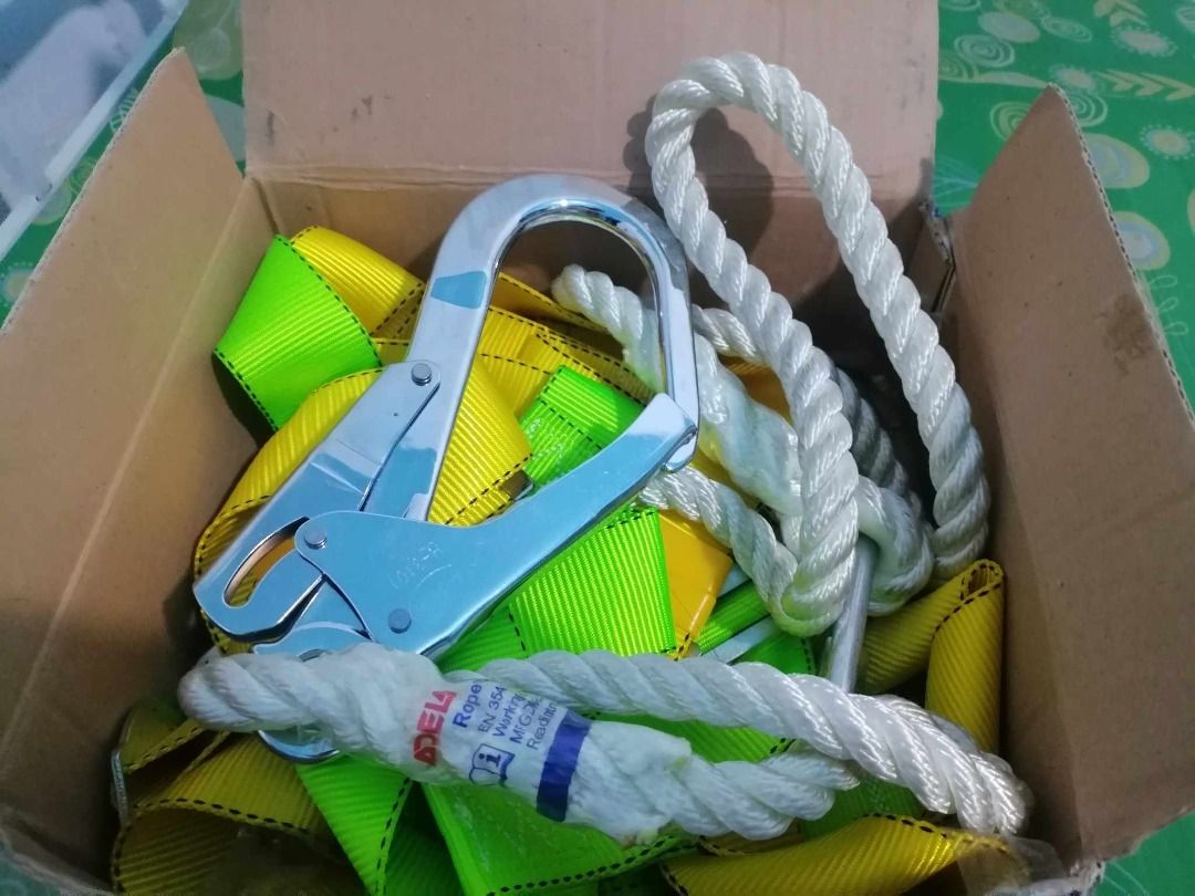 FULL BODY SAFETY HARNESS WITH LARNYARD ORIGINAL MADE IN TAIWAN (ADELA ...