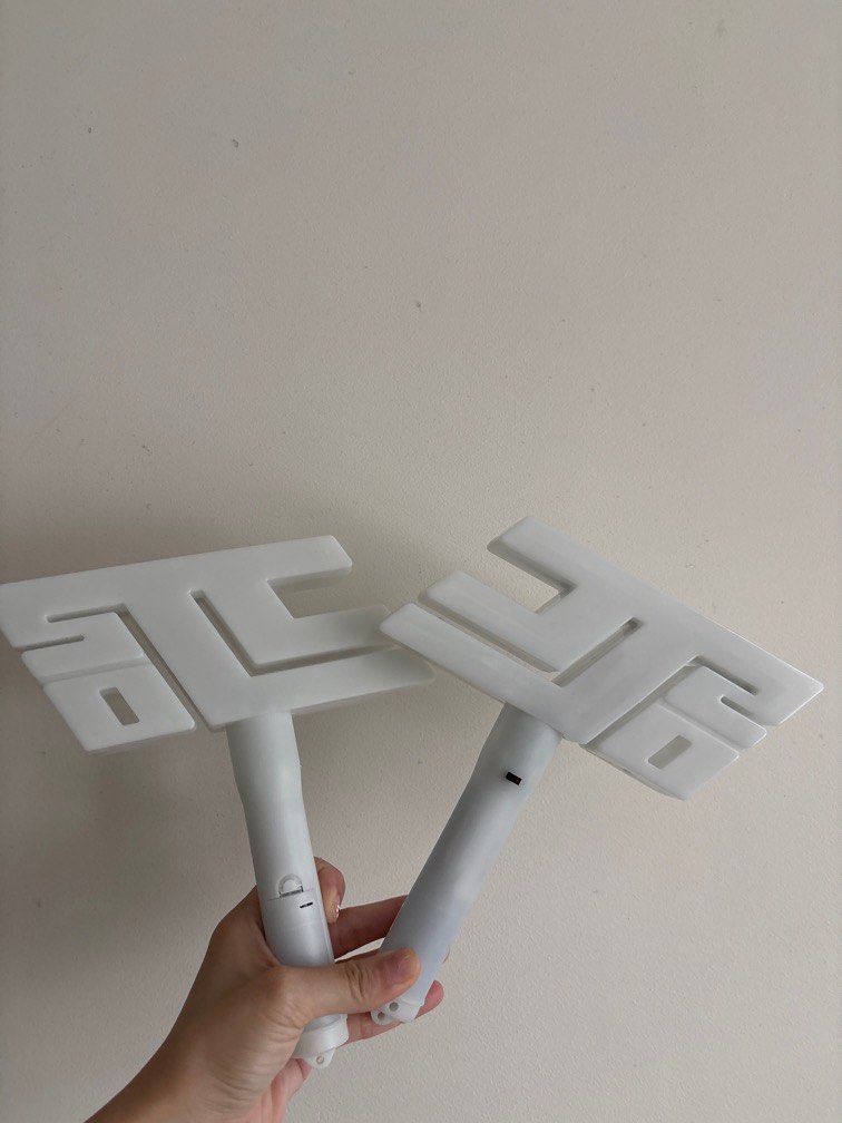 Jj Lin jj20 concert light stick, Everything Else on Carousell