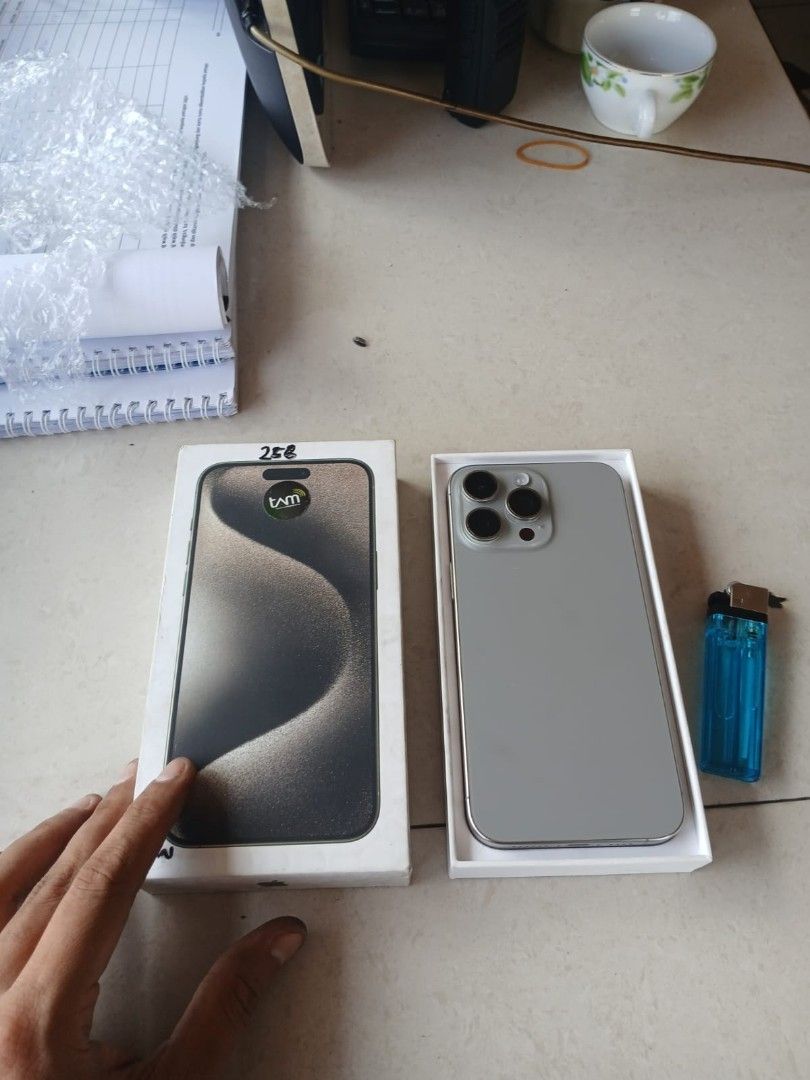 JUAL CEPAT IPHONE 15 PRO MAX 256GB IBOX . Garansi AGUSTUS 2025, Telepon ...