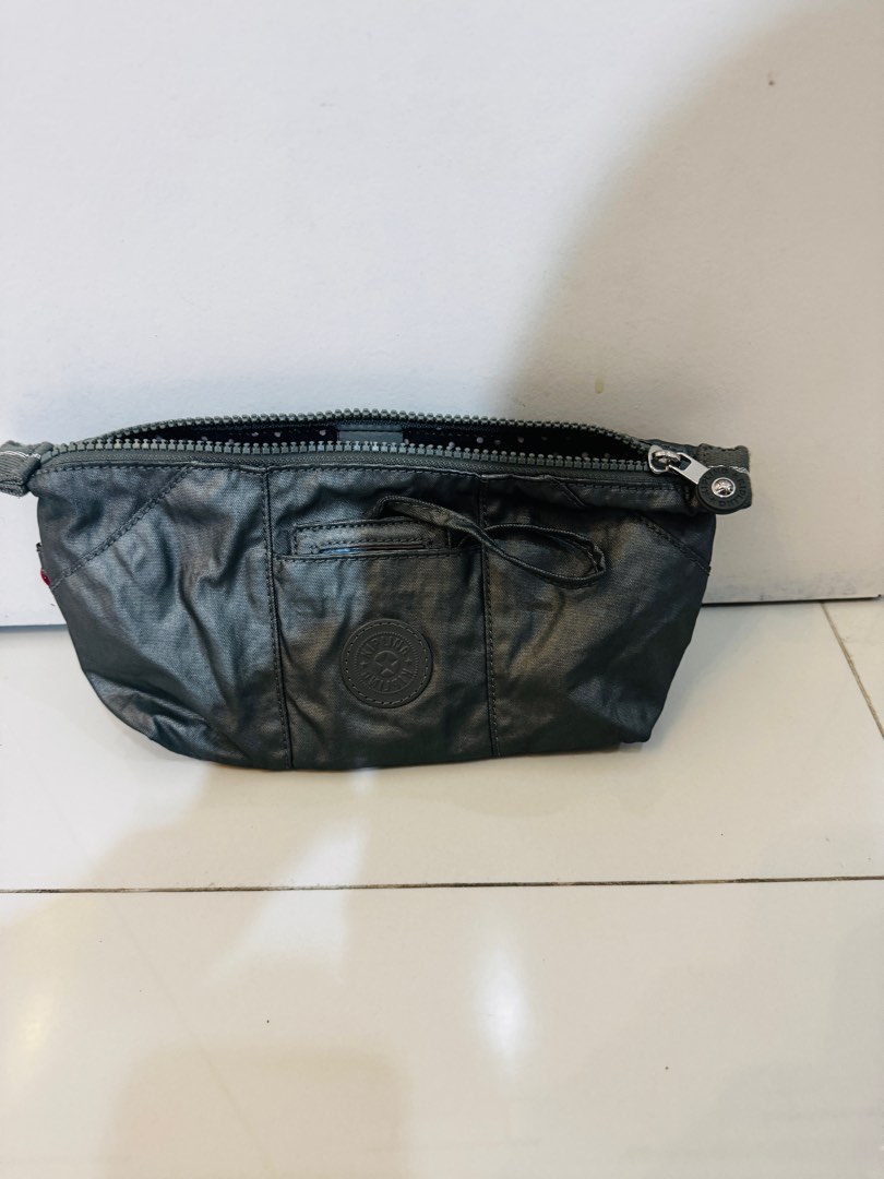 Kipling big pouch with mirror, Women's Fashion, Bags & Wallets, Purses ...