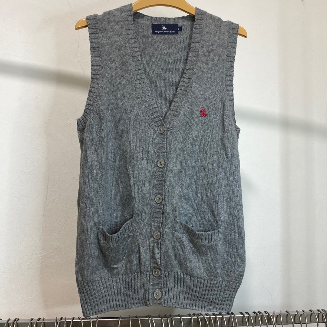 KNIGHTS OF RT Vest Kancing Logo, Fesyen Wanita, Pakaian Wanita, Baju ...