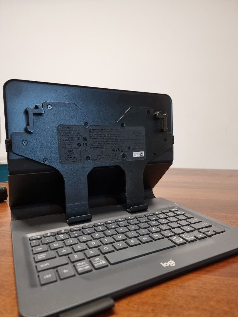 Logitech Universal Folio Bluetooth keyboard, Mobile Phones & Gadgets ...