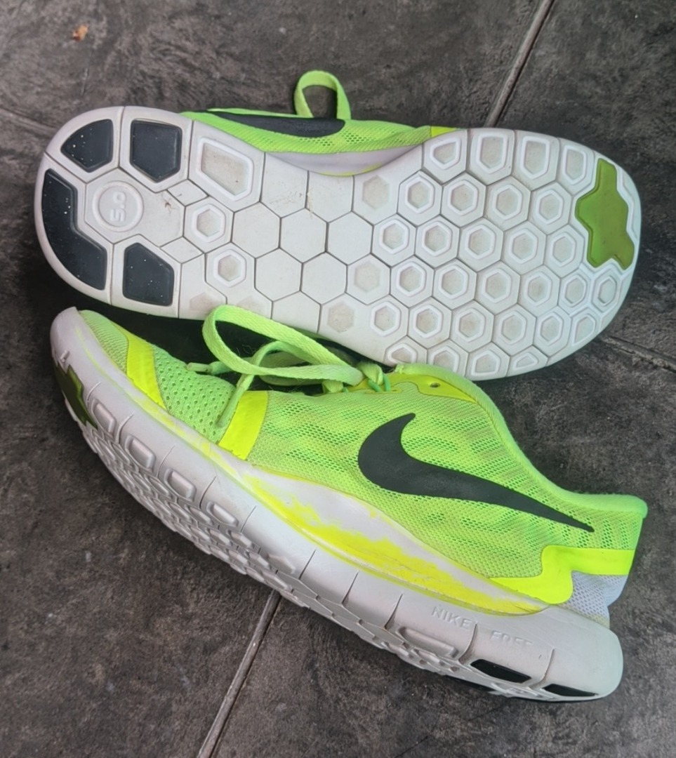 Nike Neon Volt Green Light, Fesyen Wanita, Sepatu di Carousell