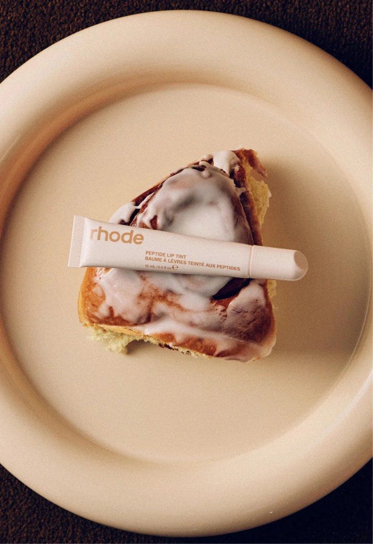 Rhode Cinnamon Roll Peptide Lip Tint limited edition, Beauty & Personal ...