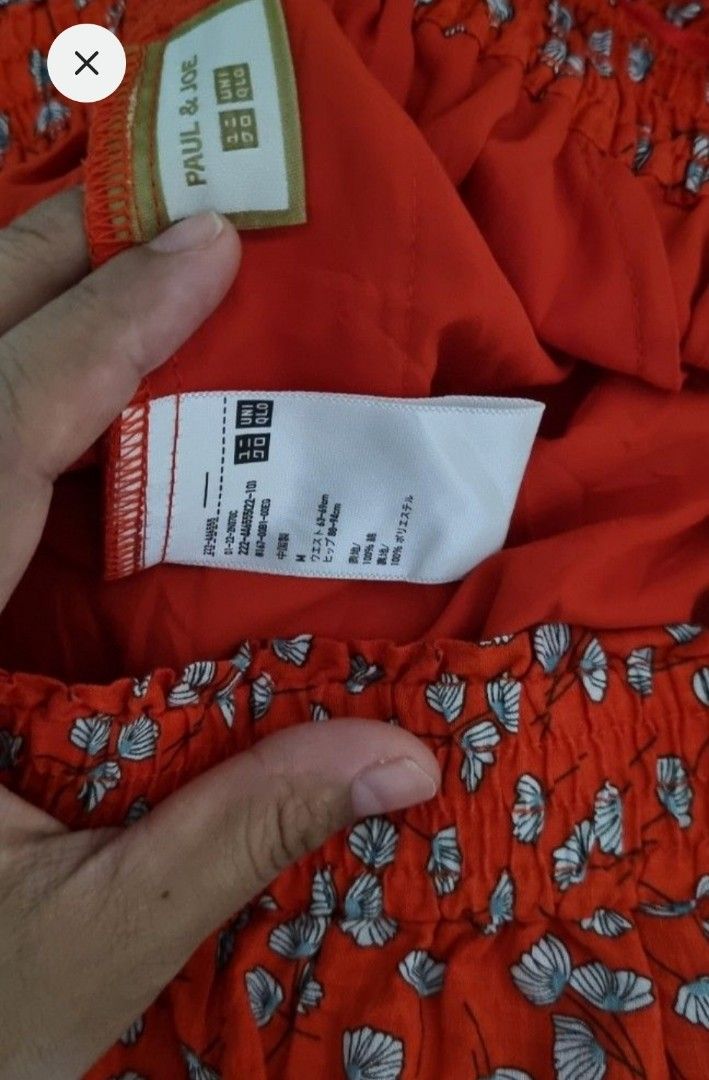Rok uniqlo colab paul joe warna merah size s dan M, Fesyen Wanita ...