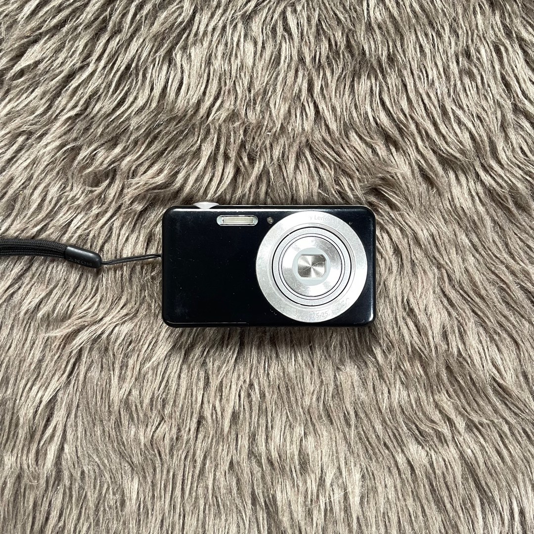 Sony Cybershot DSCW-710 (Black), Photography, Cameras on Carousell