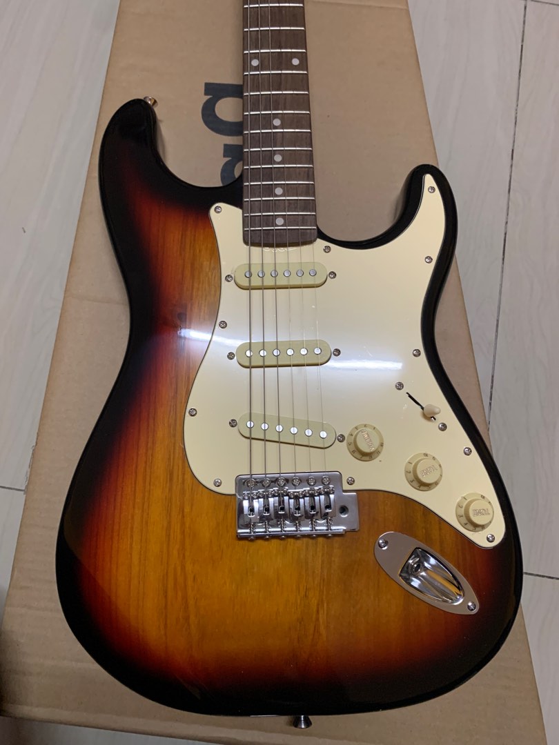 Stagg Stratocaster, Hobbies & Toys, Music & Media, Musical Instruments ...