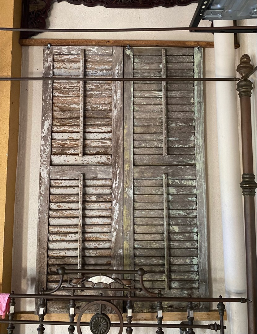 Tingkap Kayu Antik, Hobbies & Toys, Collectibles & Memorabilia, Vintage ...