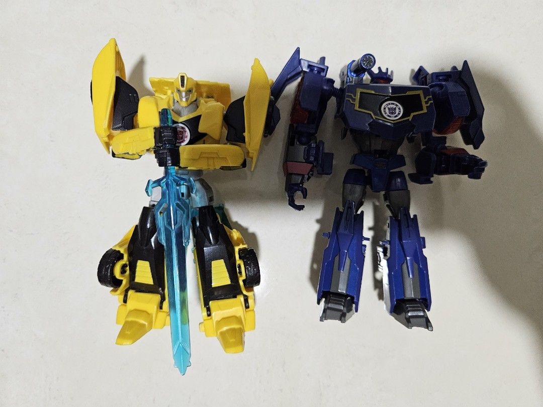Transformers Bundle 4 - Bumble Bee & Soundwave, Hobbies & Toys, Toys & Games on Carousell