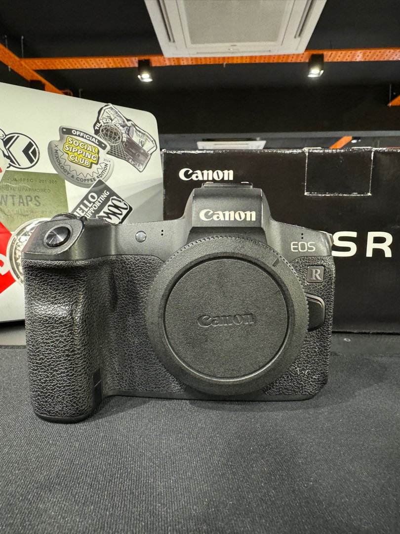 Used Canon EOS-R (body), Photography, Cameras on Carousell