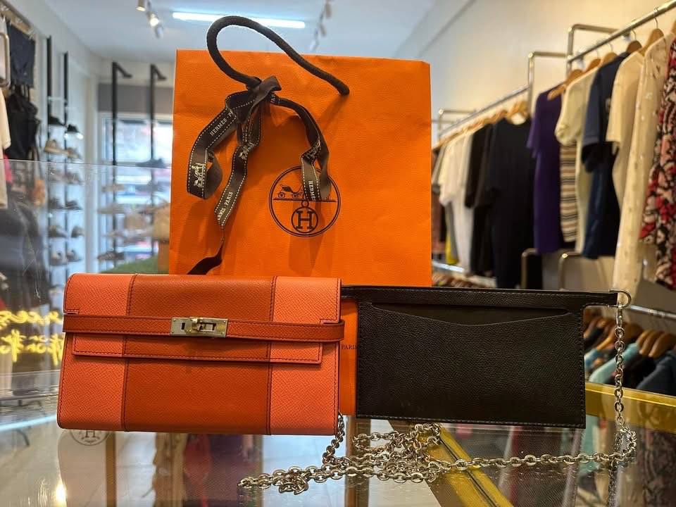 authentic kelly wallet with free wallet insert & chain strap ...