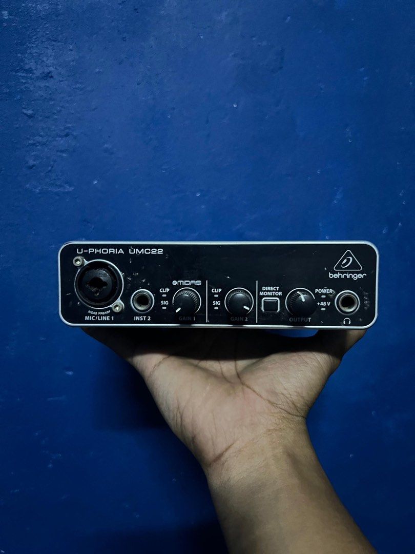 Behringer U-Phoria UMC22 Audiophile 2x2 USB Audio Interface, Hobbies ...