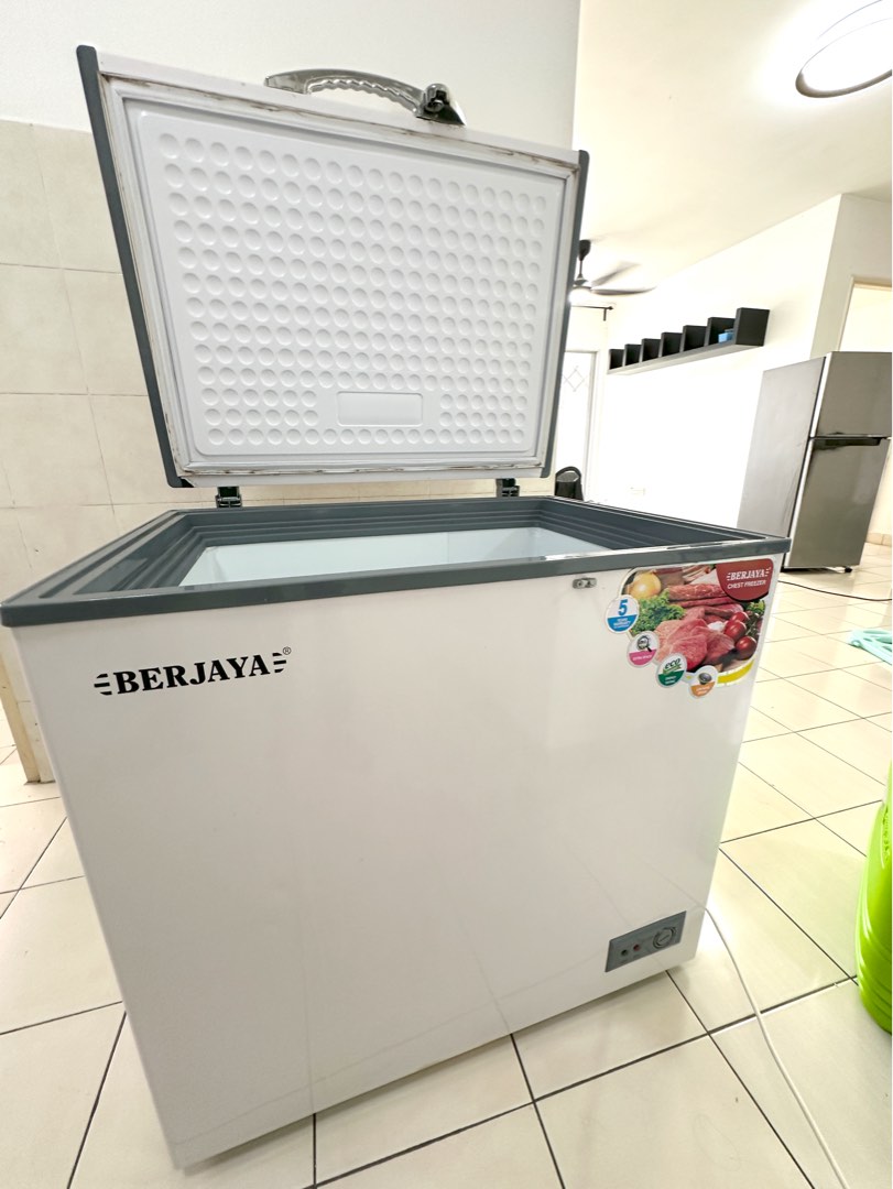 BERJAYA Chest Freezer 227L, TV & Home Appliances, Kitchen Appliances ...