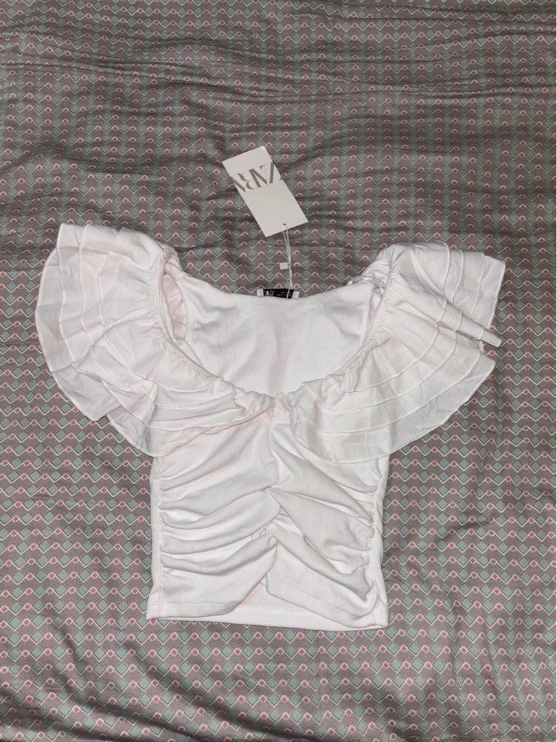BNWT zara white ruffle top, Women's Fashion, Tops, Others Tops on Carousell