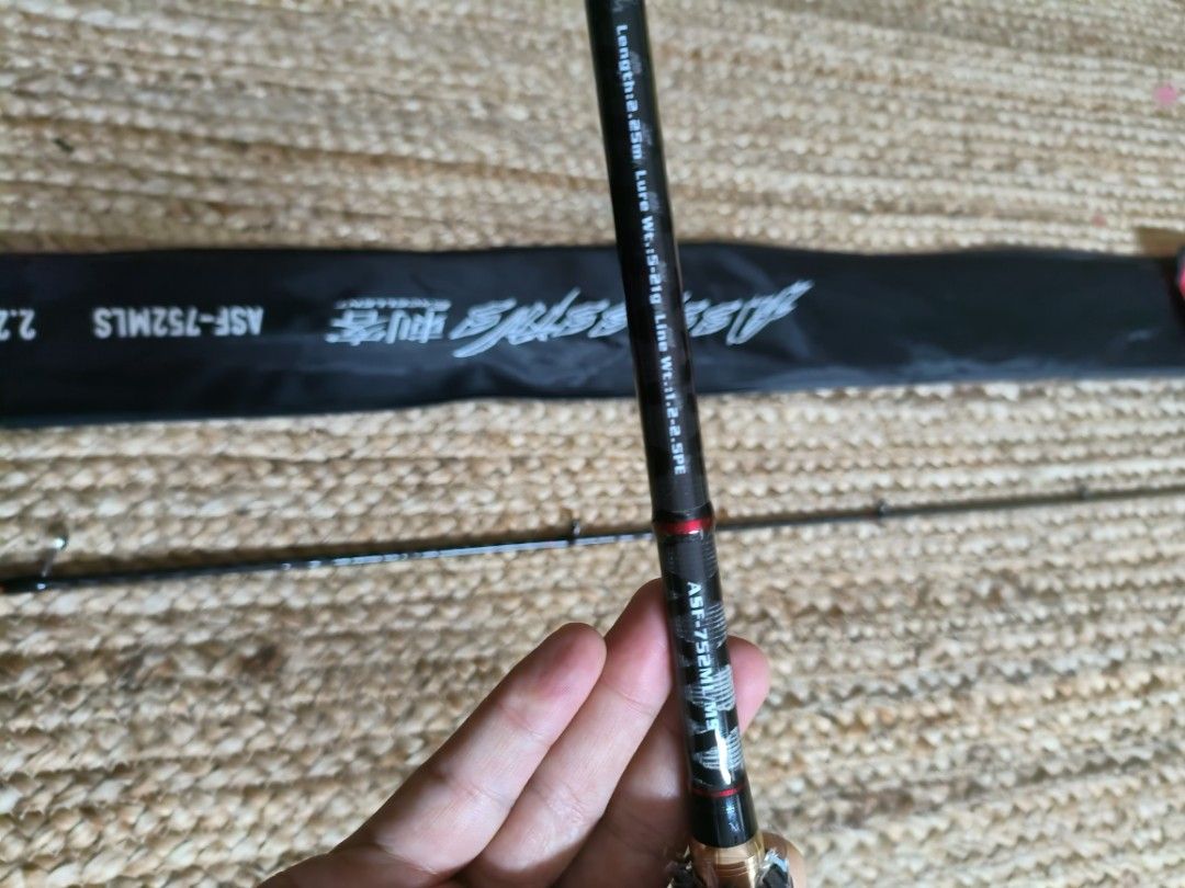 Brand new Histar Assassins 752ML fast action spinning rod/ 2.25 meters ...